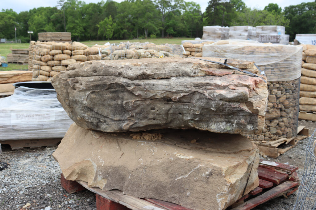 Boulder Pallet Weight 1 ton pallets – Metro Turf Landscape Supply
